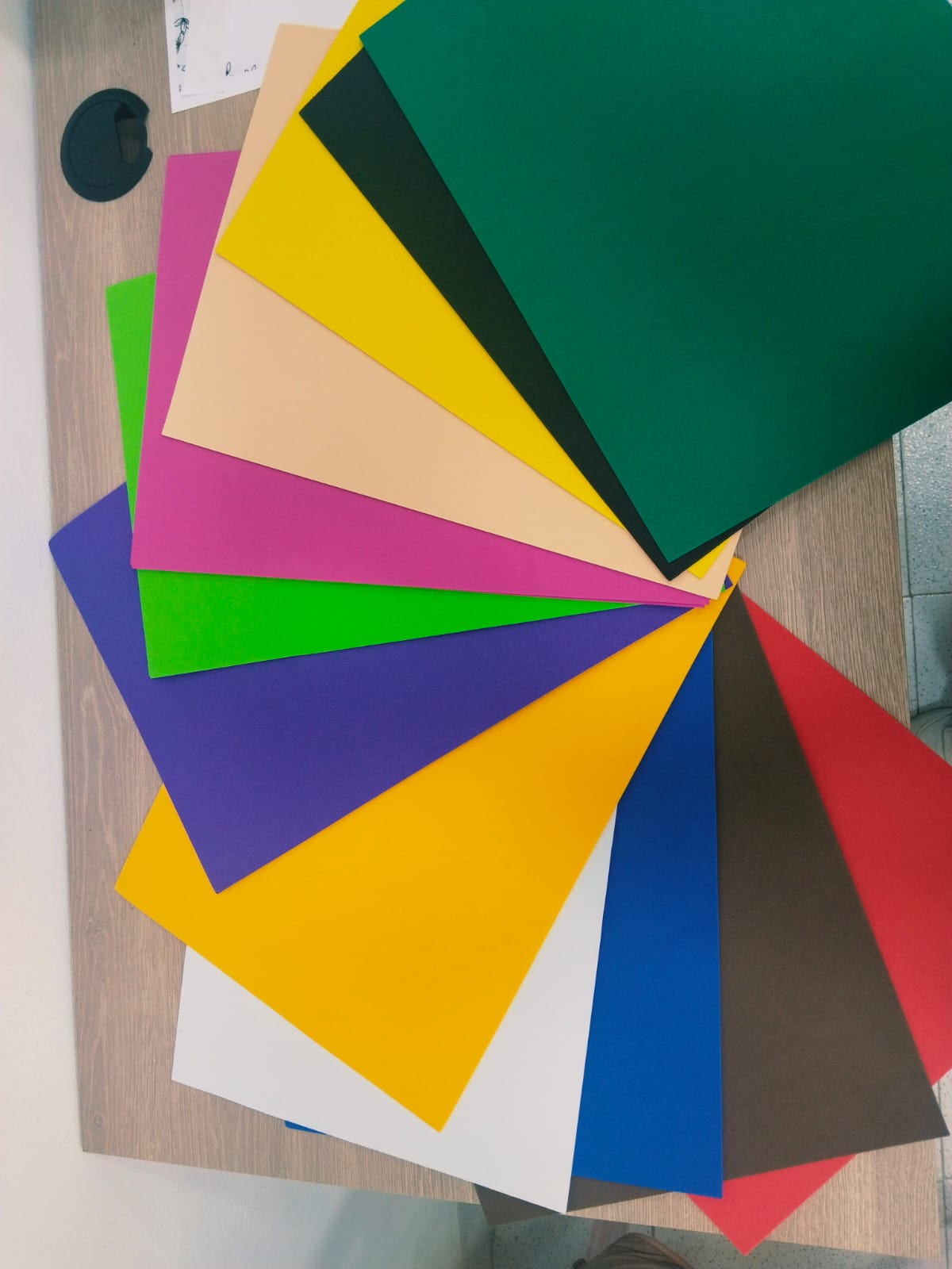 Fomi Color Negro 1/8 - Rappi