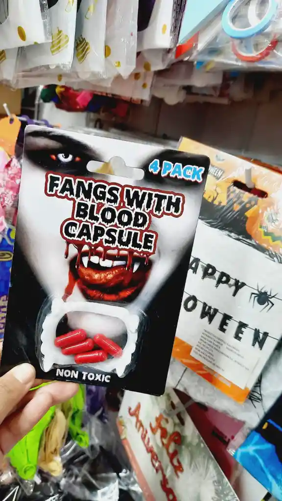 Colmillos O Dientes De Vampiro Con Sangre - Rappi