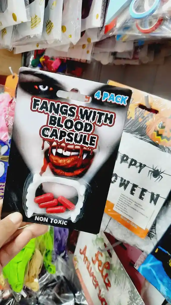 Colmillos O Dientes De Vampiro Con Sangre - Rappi