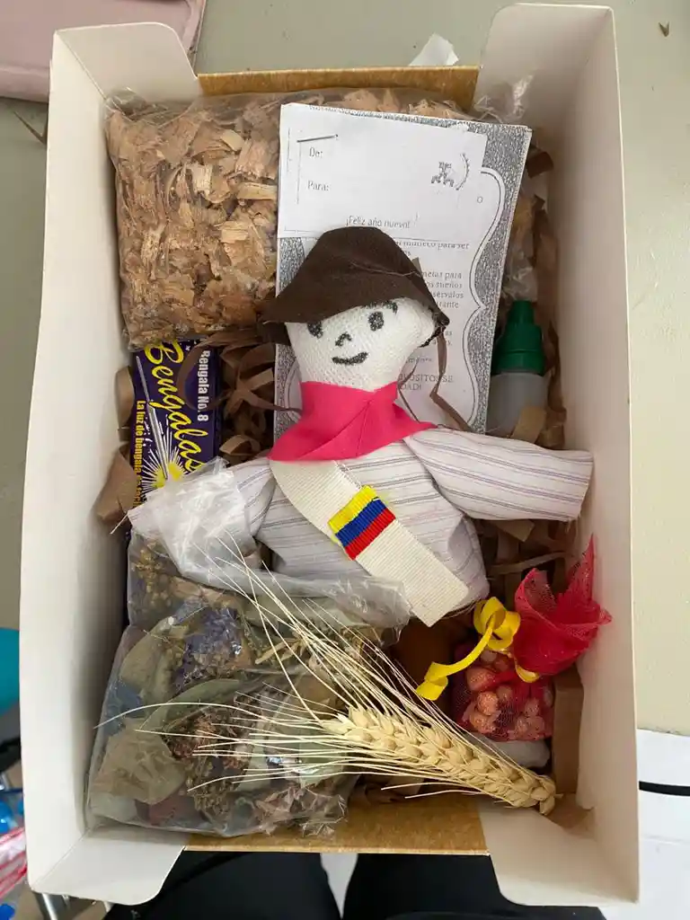 Muñeco De Año Viejo - Caja Fin De Año - Rappi